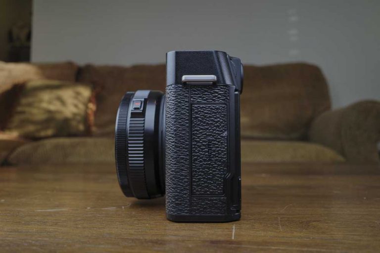 Fujifilm X-E4 Review: A Compact Street Companion | ComposeClick