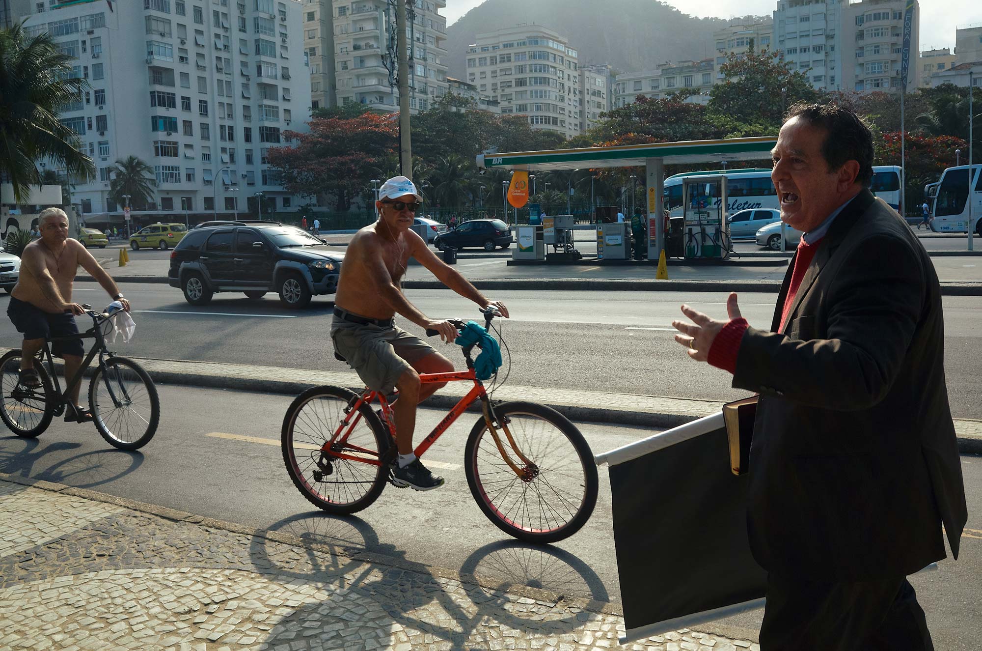 11 Street Photography Tips for More Keepers